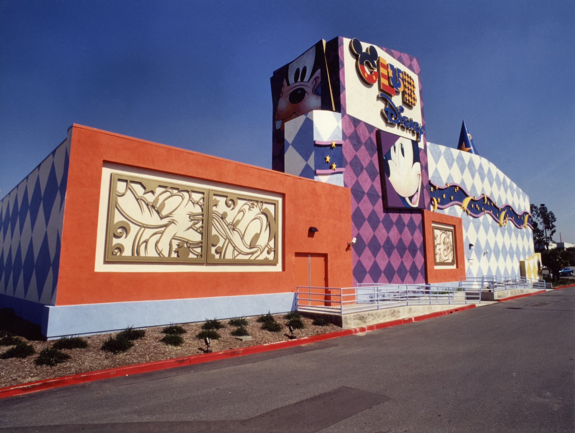 Club Disney - 3sixty Fabrication